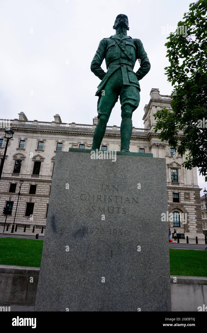 Ian christian smuts statue hi-res stock photography and images - Alamy