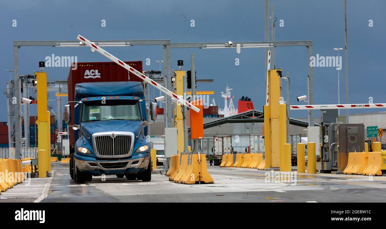 Vehicle entering the Customs and Border Protection Port of Savannah 26 ...