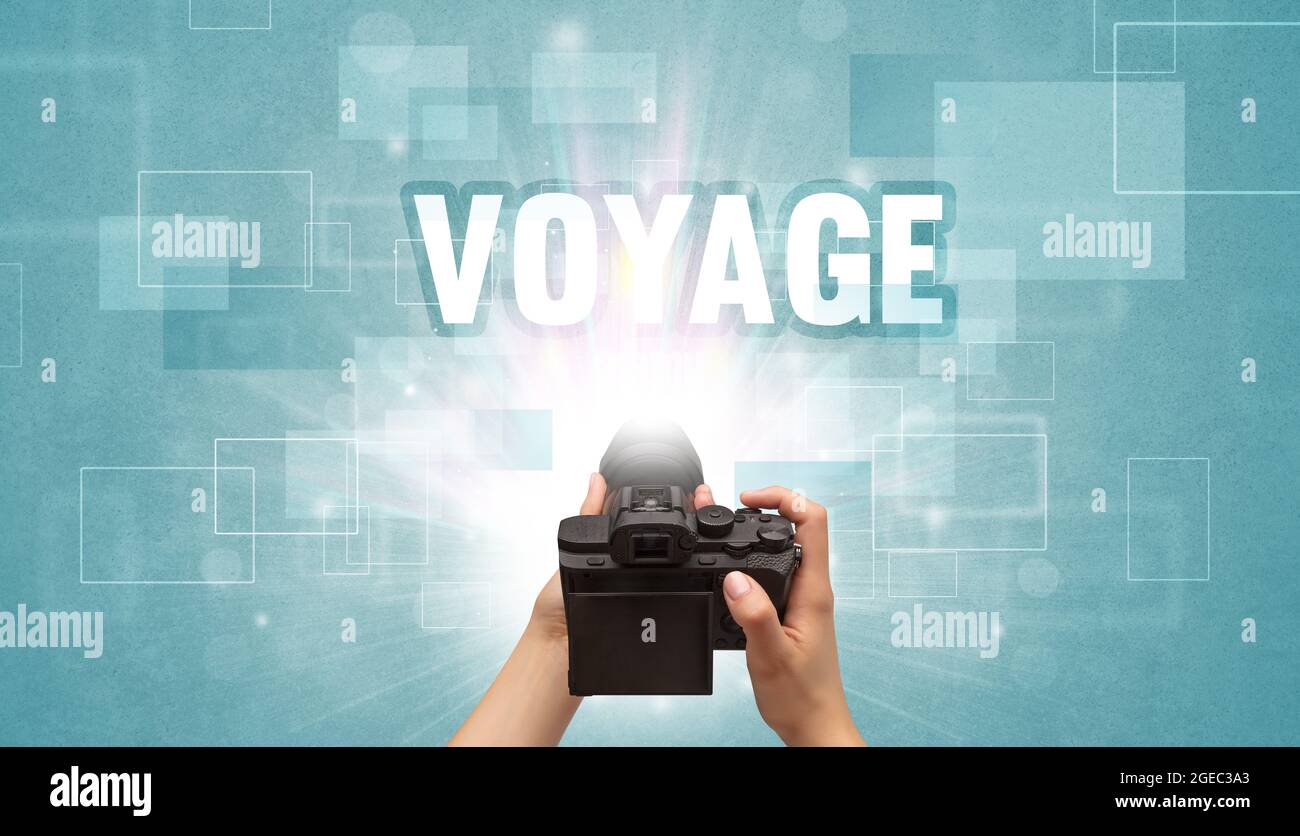 hand holding digital camera, traveling concept Stock Photo - Alamy