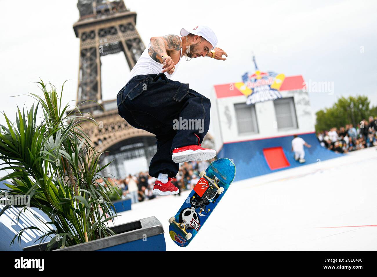 Red bull paris conquest 2021 hi-res stock photography and images - Alamy