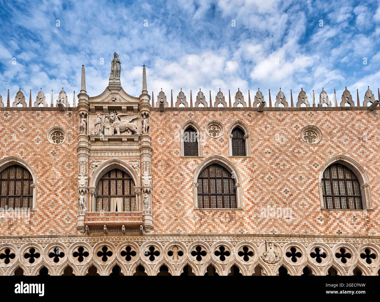 Details of facade of Doge's palace or Palazzo Ducale, Venice, Italy ...