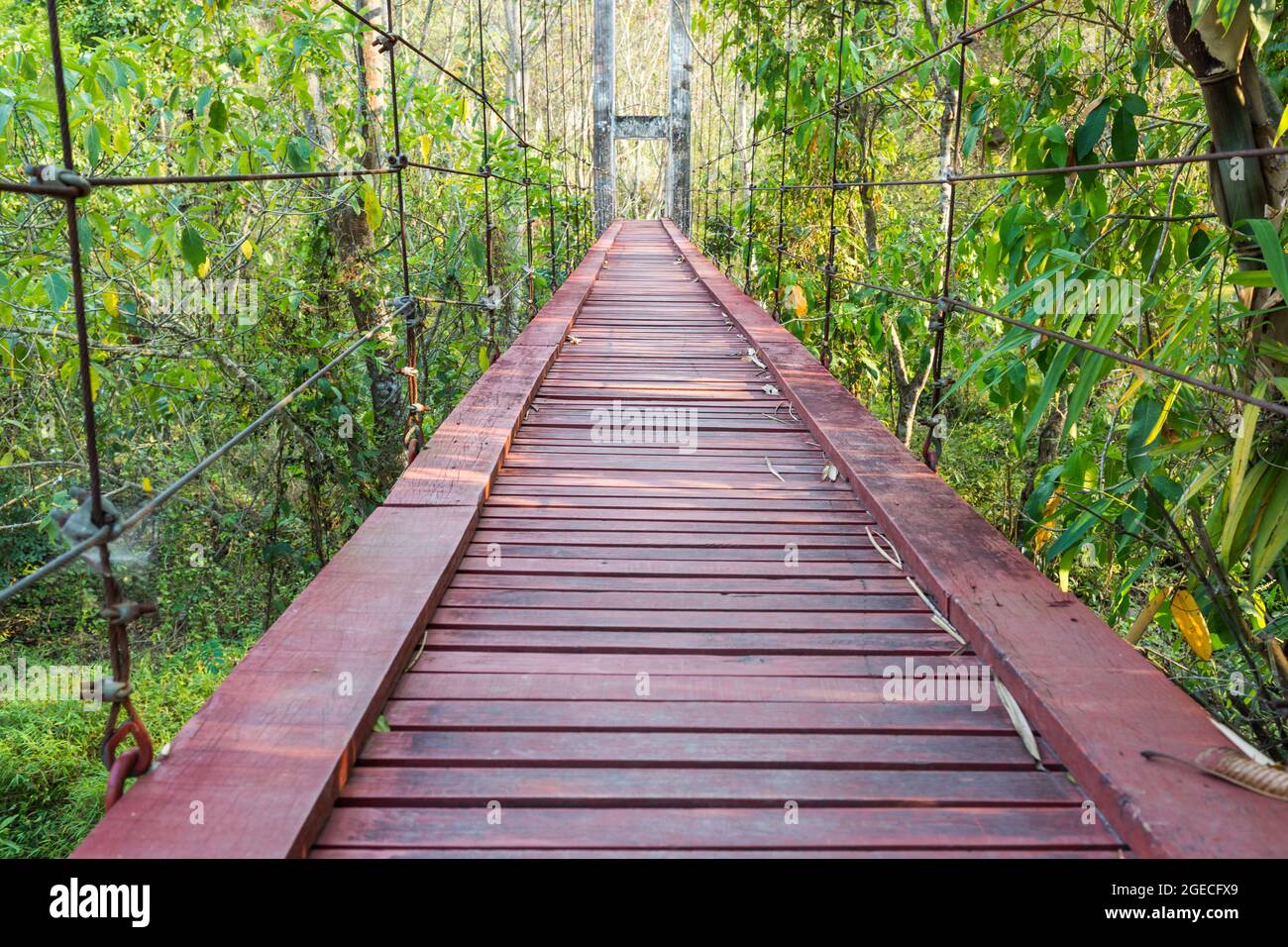 Chain link cliff hi-res stock photography and images - Alamy