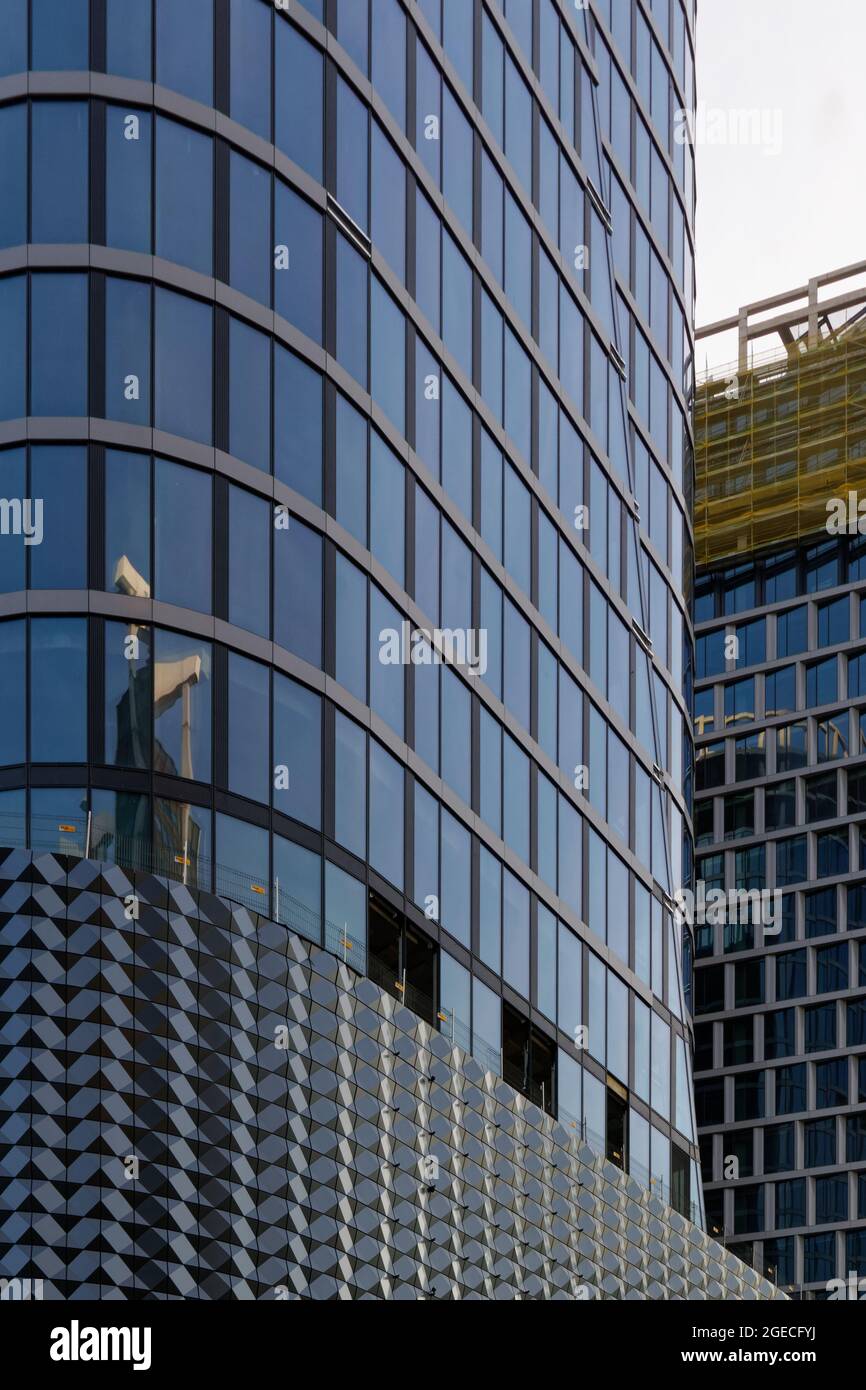 Global office park skyscraper complex hi-res stock photography and ...