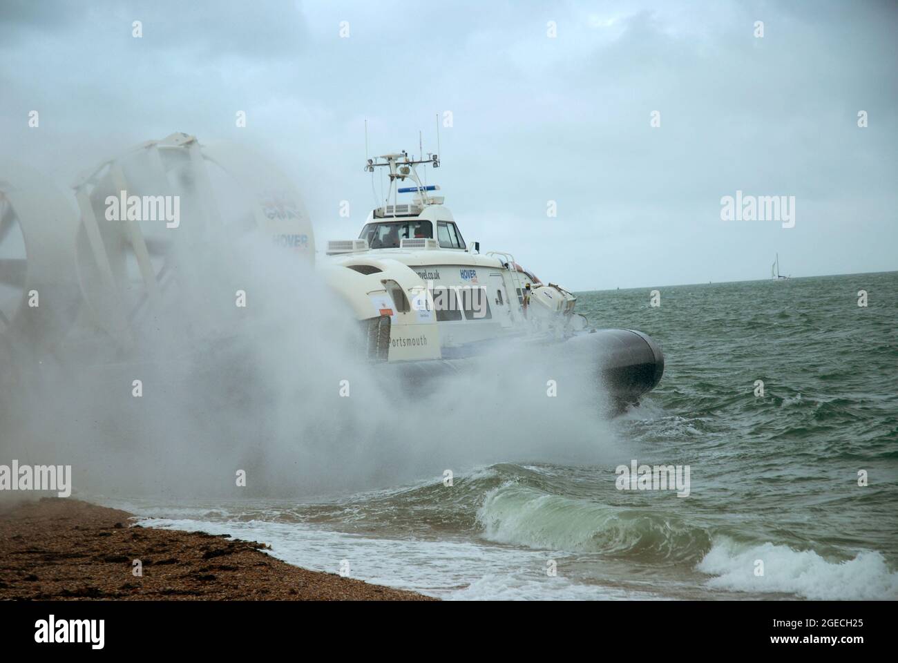 Island Flyer (GH-2161), a Griffon Hoverwork 12000TD hovercraft from ...