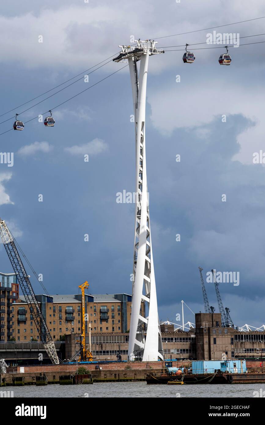 London emirates tfl transport uk hi-res stock photography and images ...