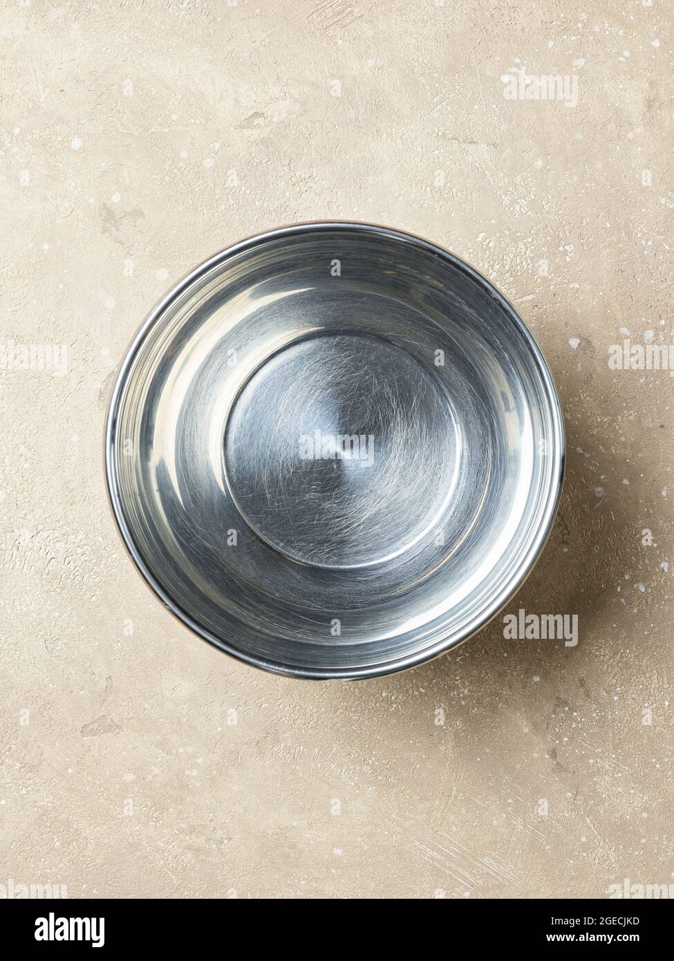 Empty mixing bowl hi-res stock photography and images - Alamy