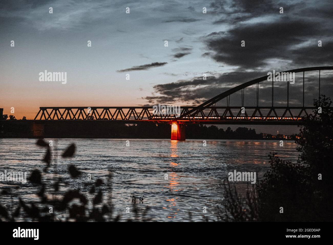 Dusky bridge hi-res stock photography and images - Alamy