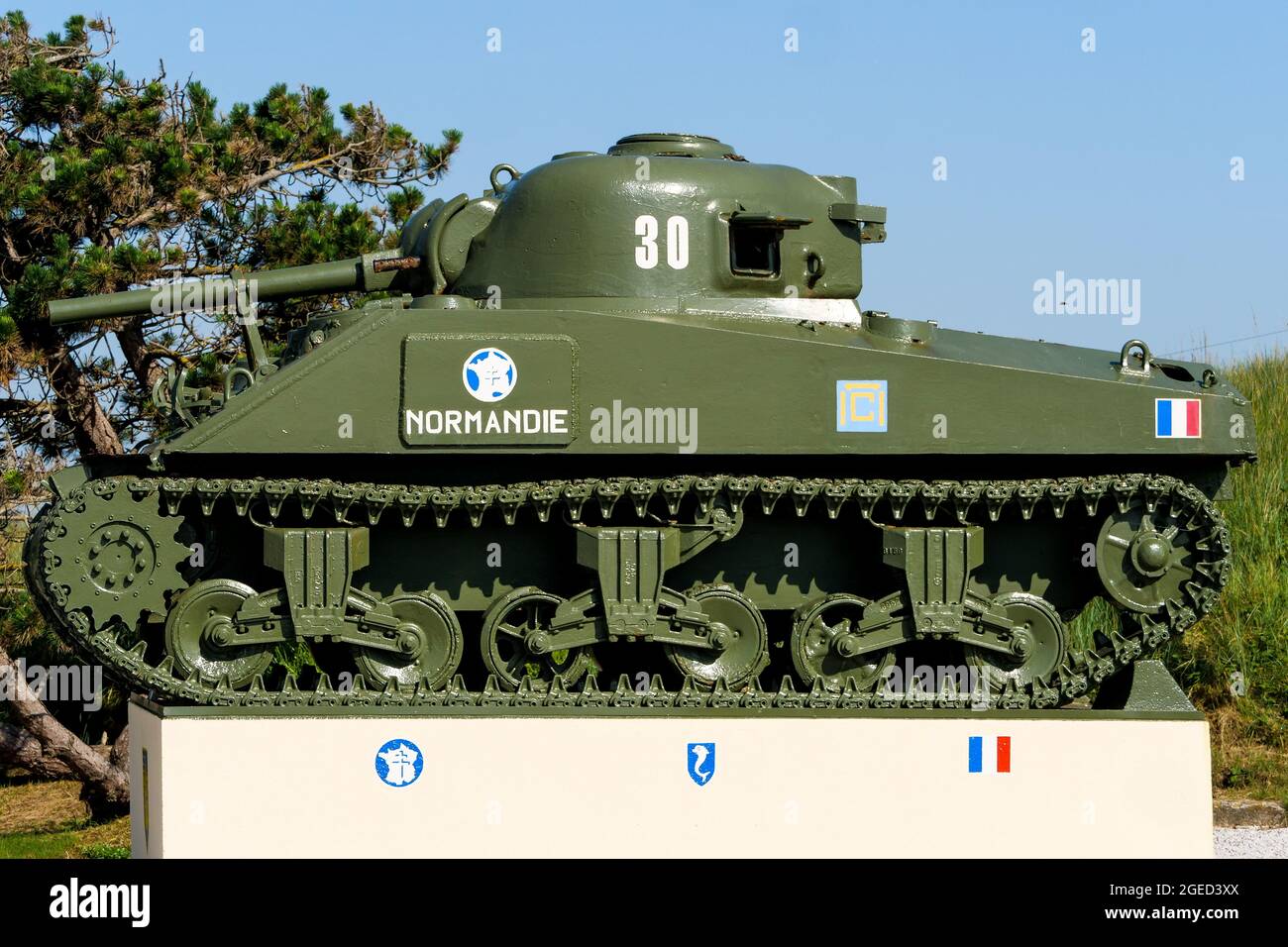Sherman tank "Normandie", 2nd French Armored Division Landings Monument ...