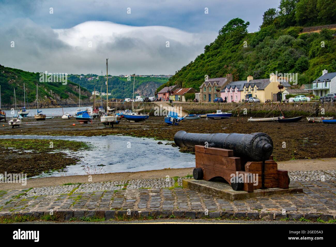 Fishguard Bay, Pembrokeshire, Wales. UK Stock Photo - Alamy