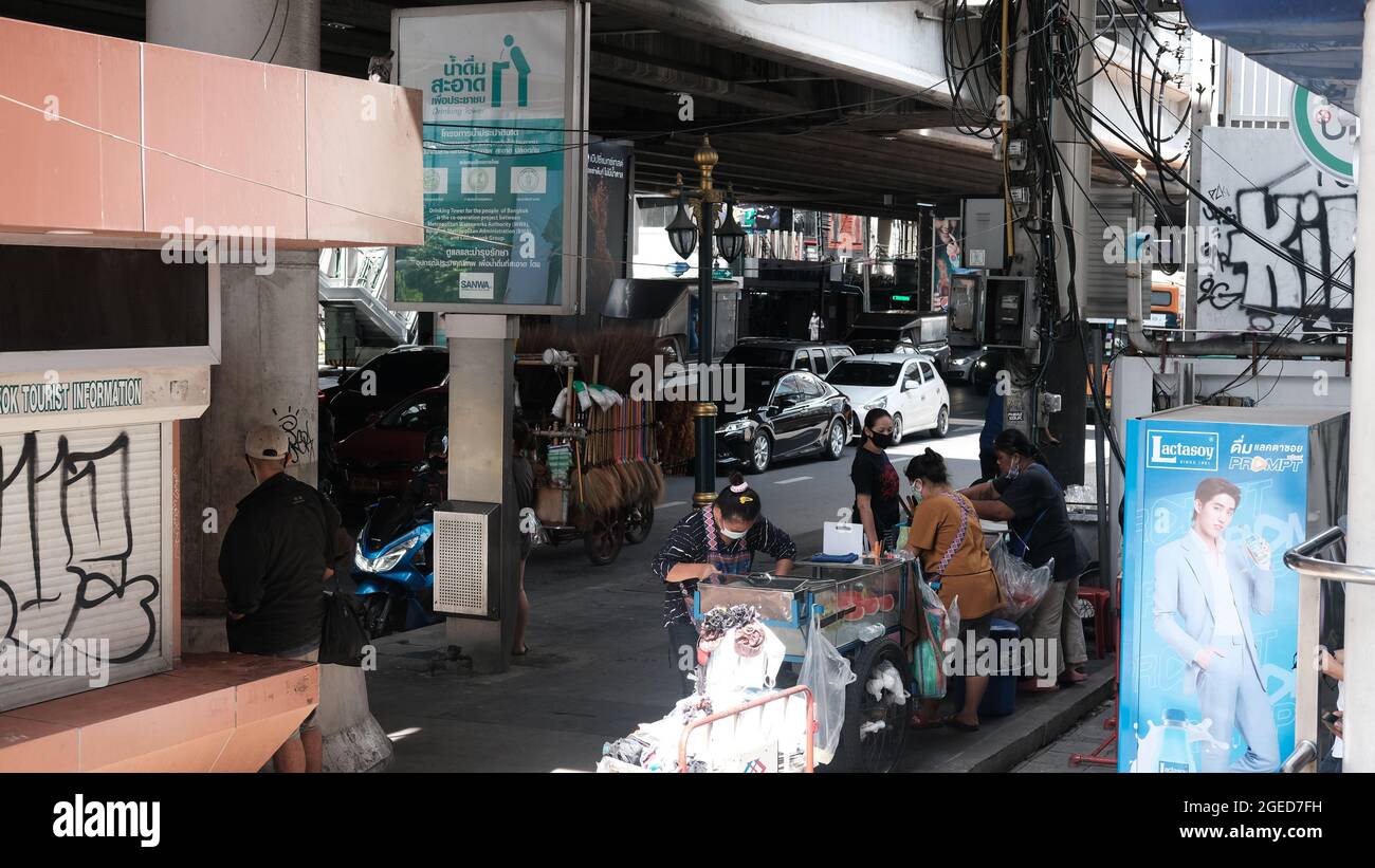 Bts skytrain siam station hi-res stock photography and images - Alamy