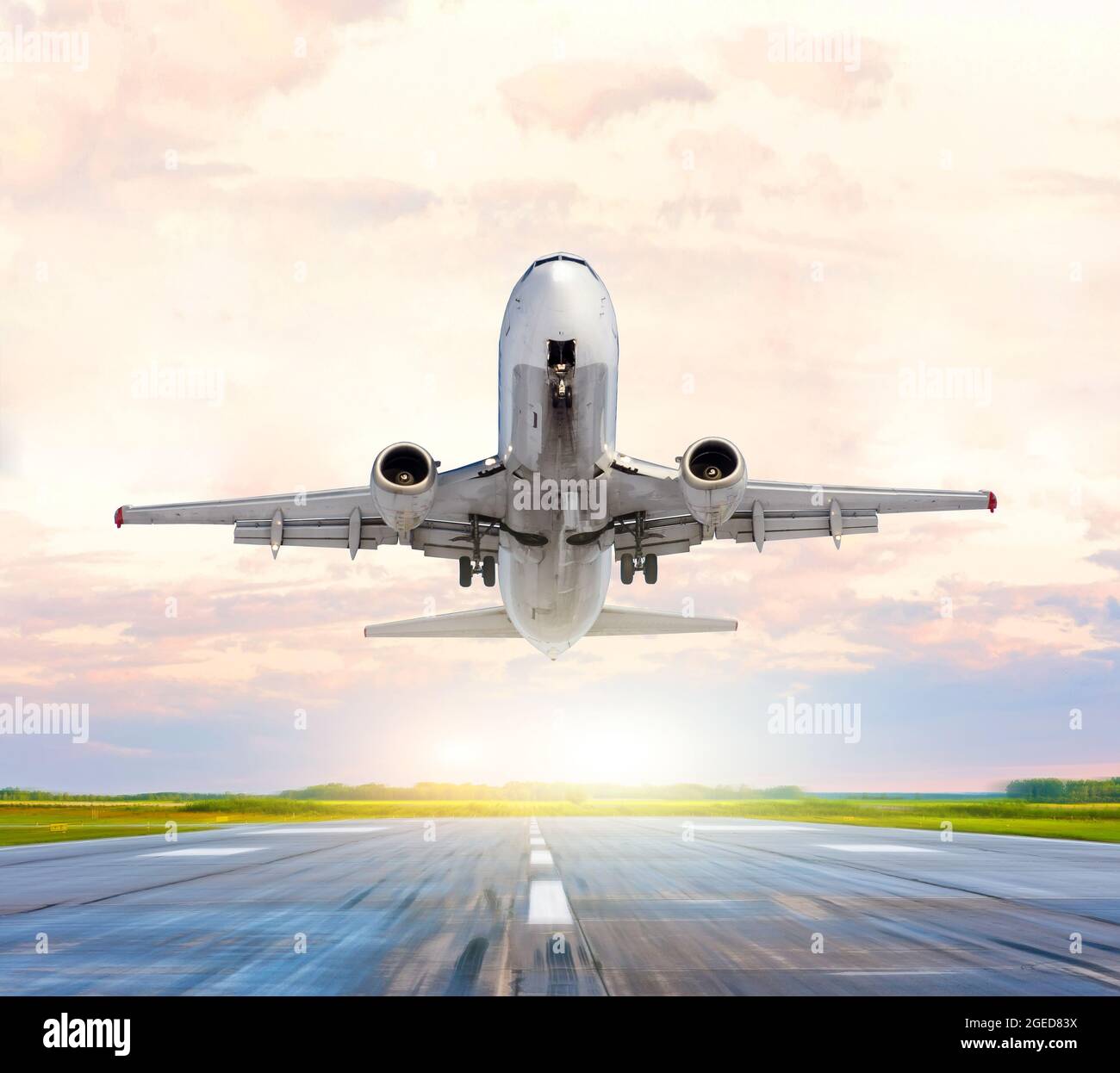 Jet aircraft missed landing hi-res stock photography and images - Alamy
