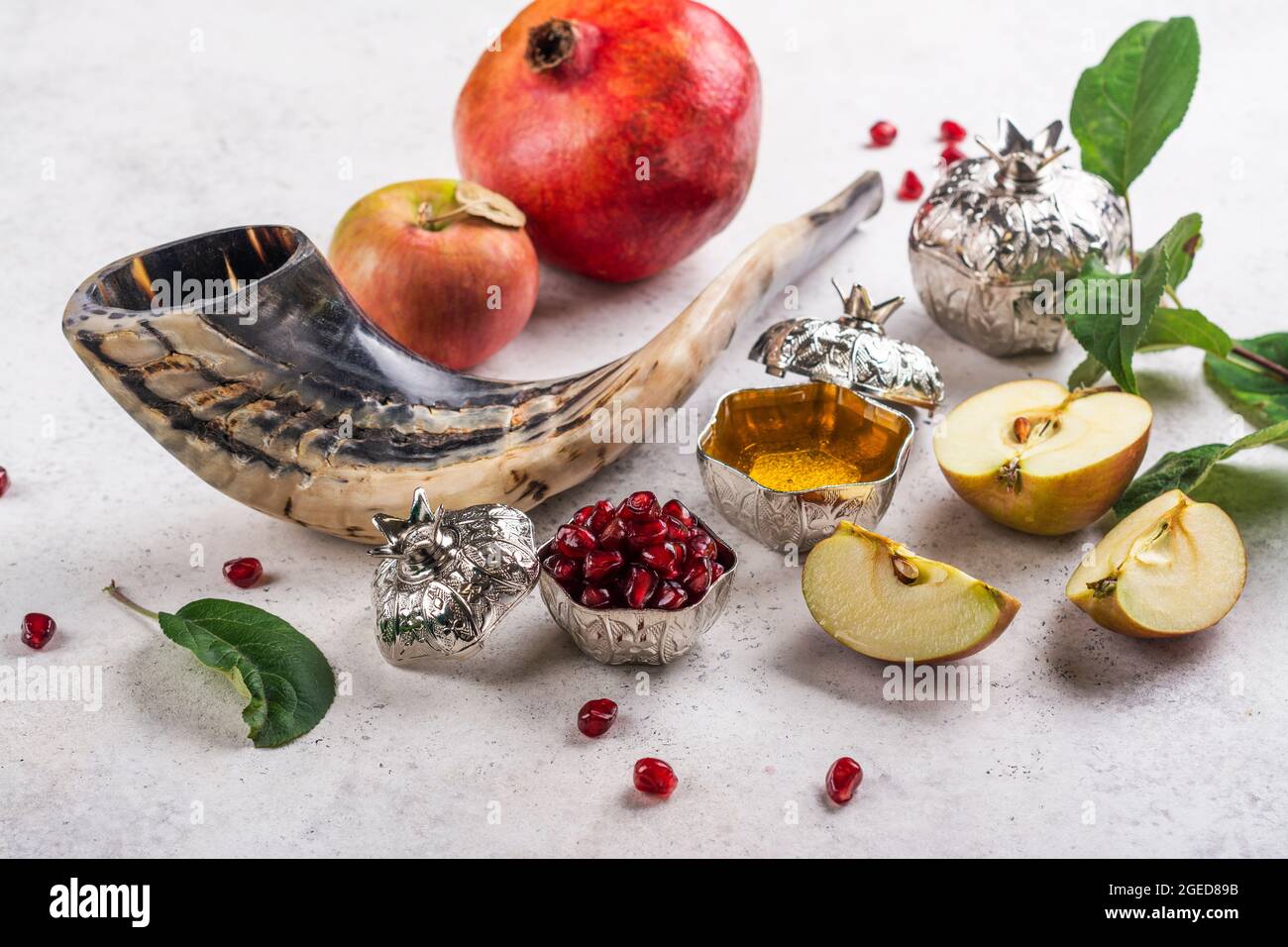 Happy Rosh Hashanah holiday background. Traditional symbols of jewish ...