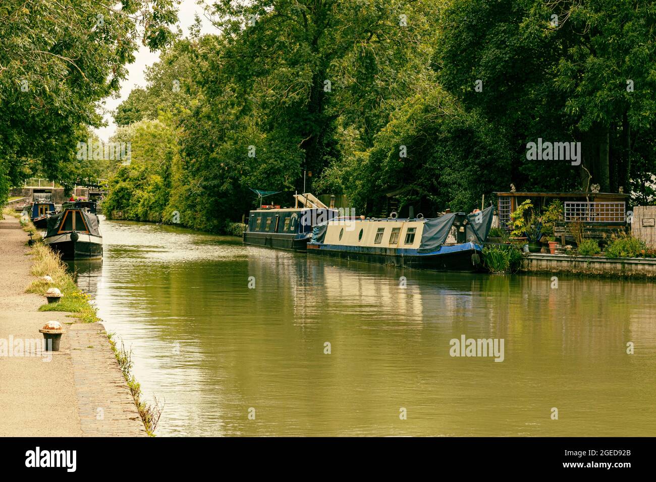 Grand union canal warwickshire hi-res stock photography and images - Alamy