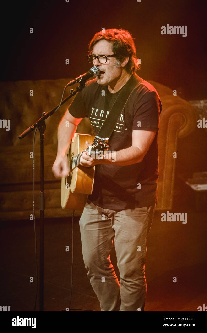 Joey cape show hi-res stock photography and images - Alamy