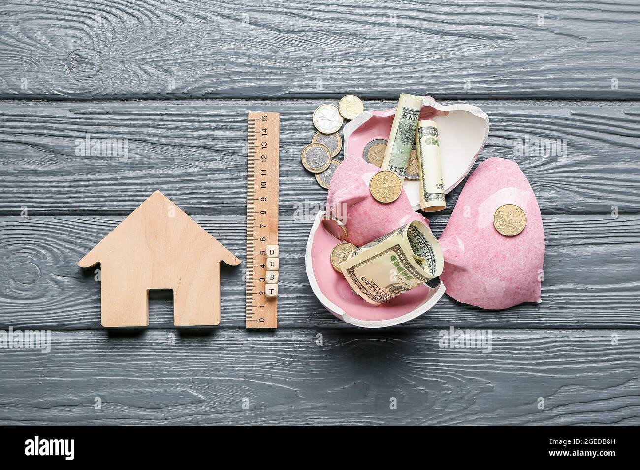 Broken ruler hi-res stock photography and images - Alamy