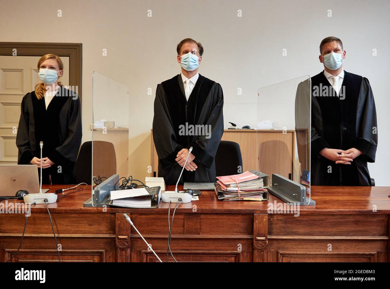 Garden arbours hi-res stock photography and images - Alamy