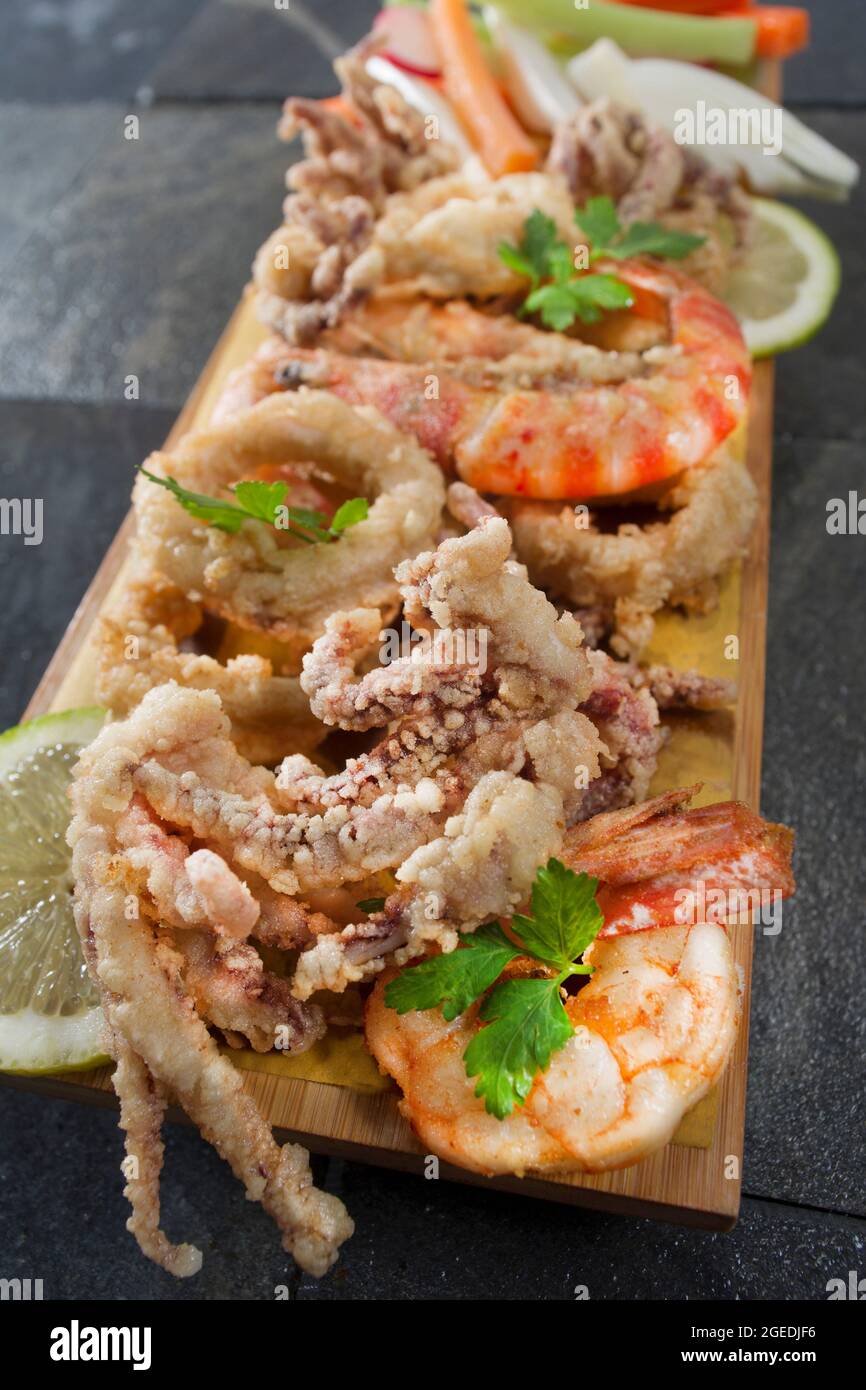 Presentation dish fried fish hi-res stock photography and images - Alamy