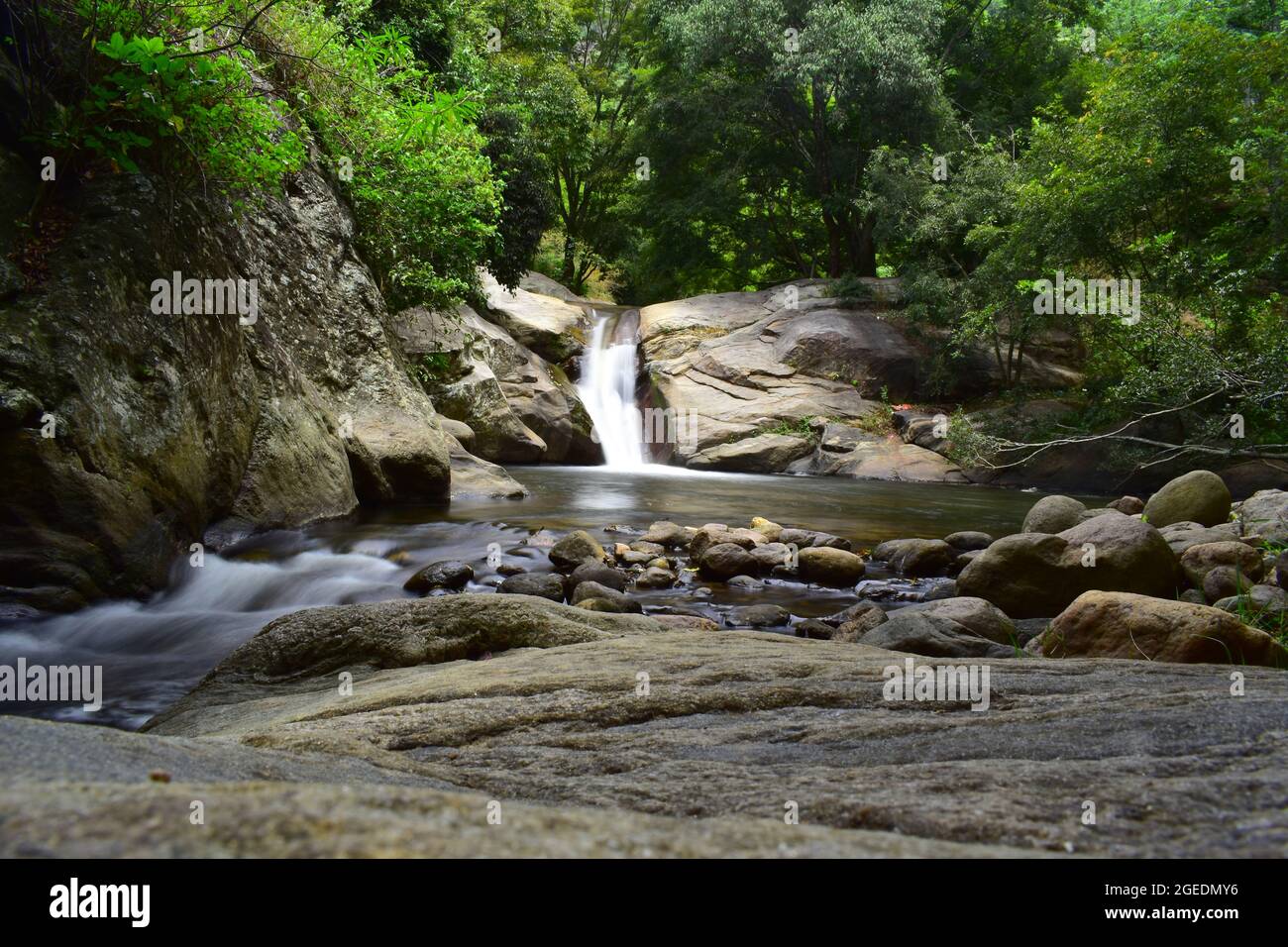 Kurangani Waterfalls in Theni, Tamilnadu Stock Photo - Alamy