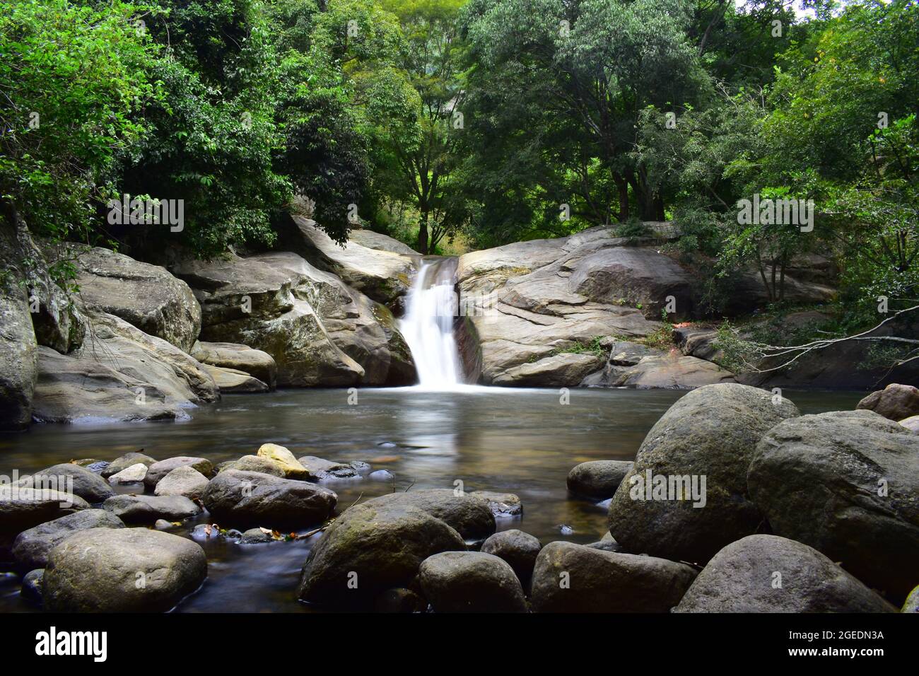 Kurangani Waterfalls in Theni, Tamilnadu Stock Photo - Alamy