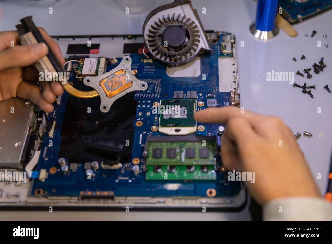 It technician repairing computer room hi-res stock photography and ...