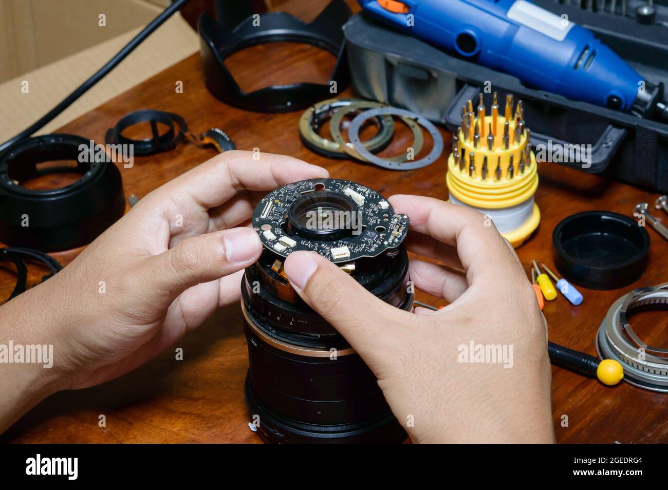 Fix lens hi-res stock photography and images - Alamy