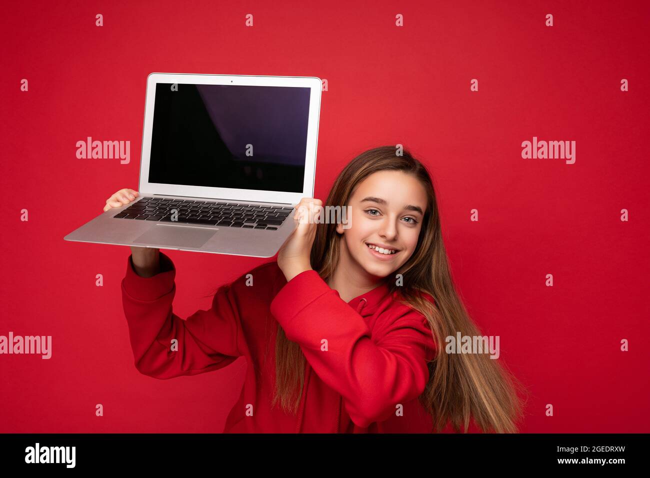 Close-up portrait photo of beautiful happy smiling girl with long hair ...
