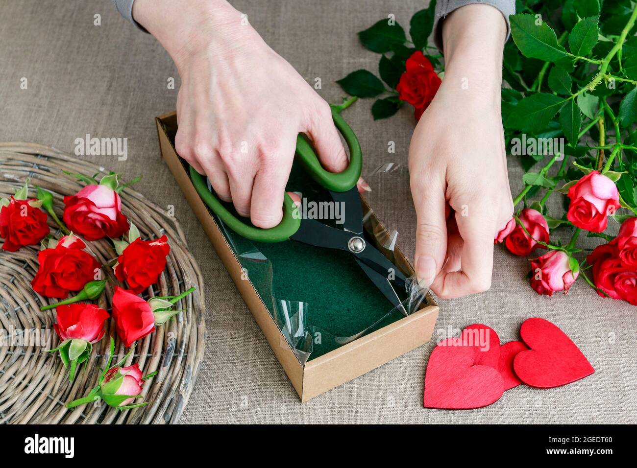 Florist at work: How to make Valentine's Day gift with simple paper box ...