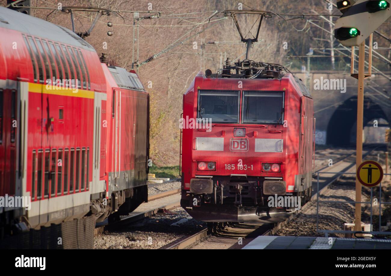 Train de bahn hi-res stock photography and images - Alamy