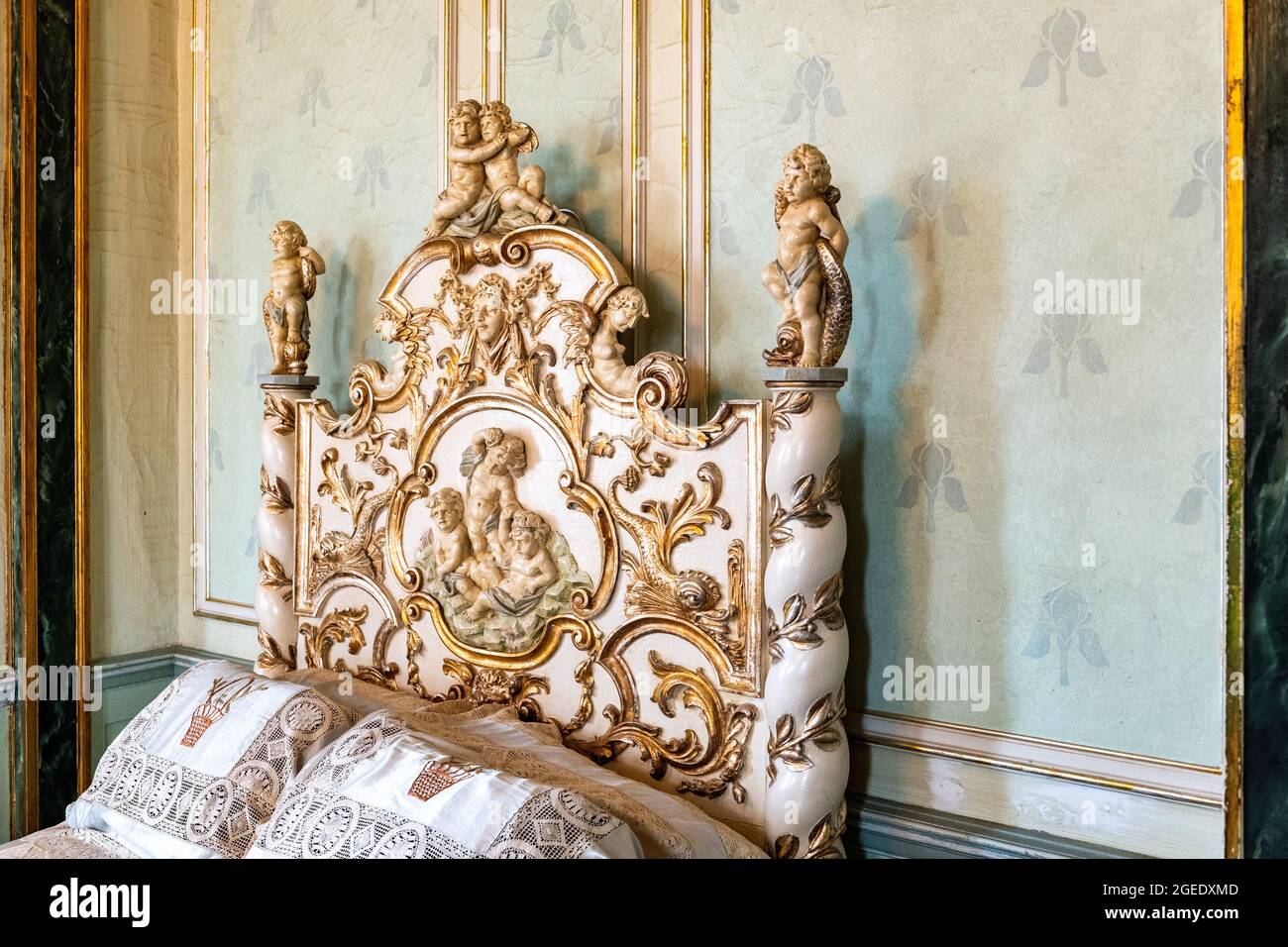 Gothic Revival Bed Why We Love Gothic Revival Houses