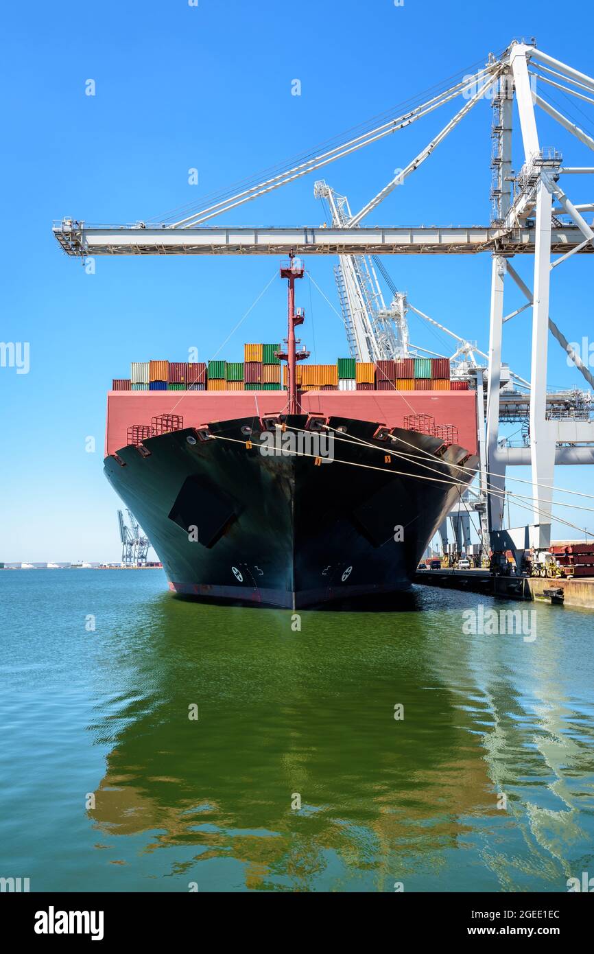 Container gantry crane hi-res stock photography and images - Alamy