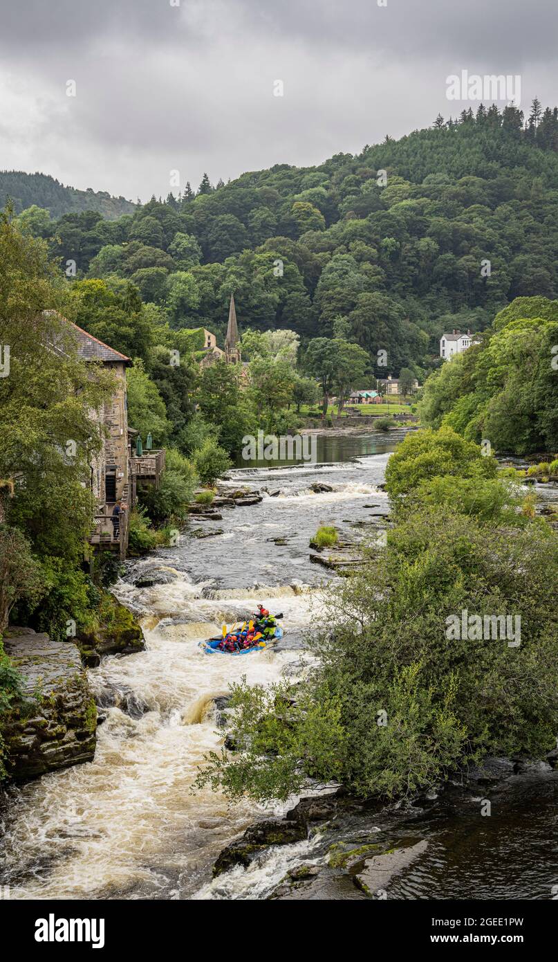 Llangollen town centre hi-res stock photography and images - Alamy