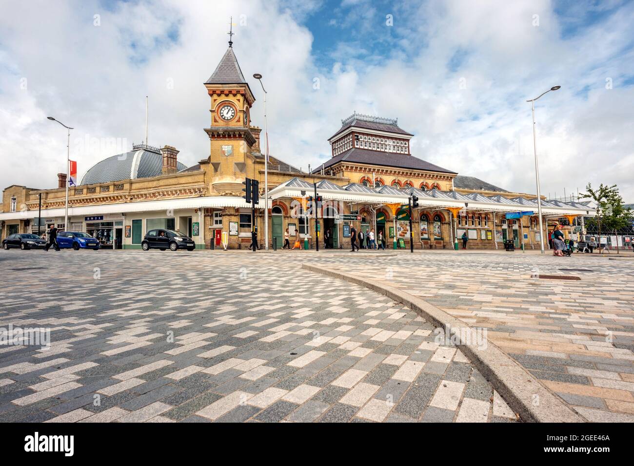 Eastbourne, August 2021: Eastbourne railway station Stock Photo - Alamy