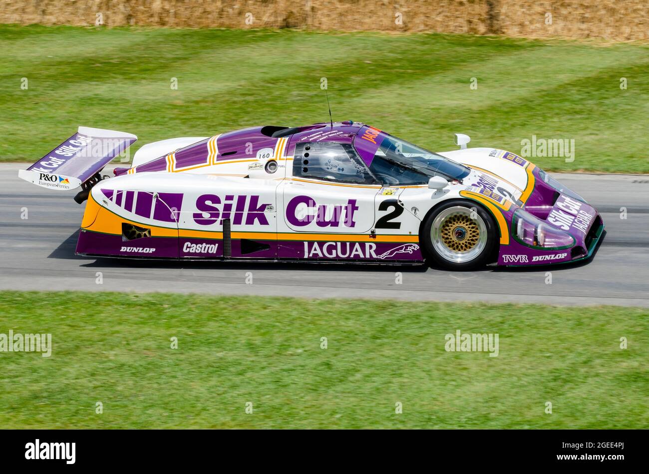 Jaguar xjr 9 hi-res stock photography and images - Alamy