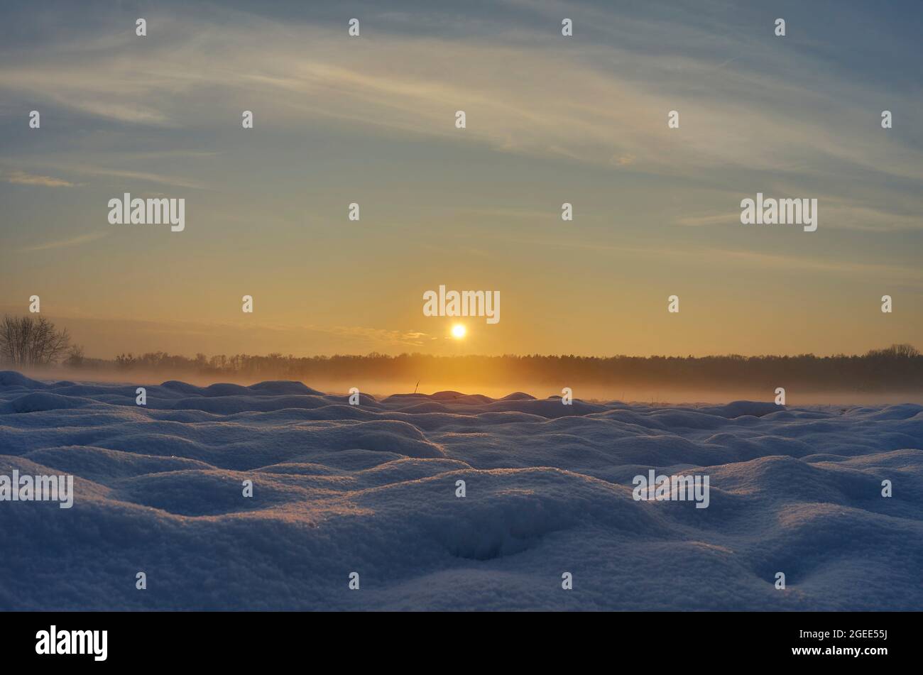 Frozen setting hi-res stock photography and images - Alamy