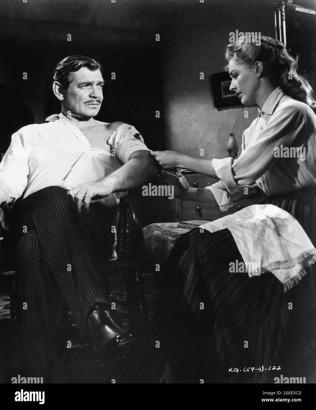 CLARK GABLE and ELEANOR PARKER in THE KING AND FOUR QUEENS 1956 ...