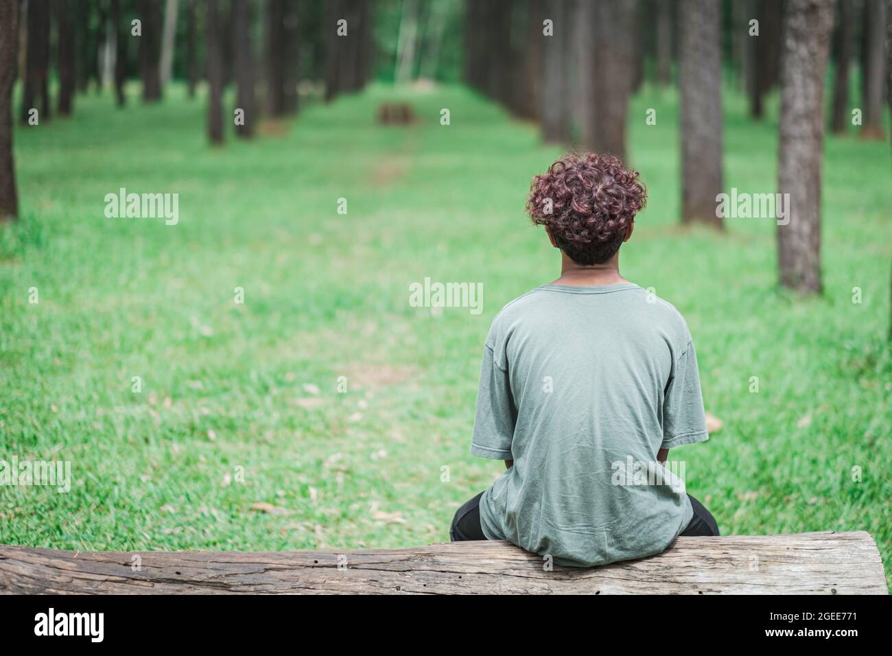 Sad boy snow hi-res stock photography and images - Alamy