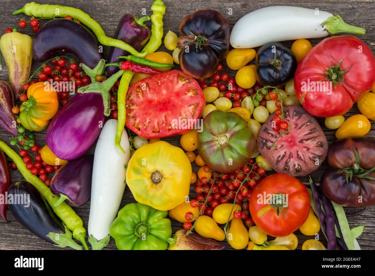 Heirloom vegetable full of colors and taste Stock Photo - Alamy