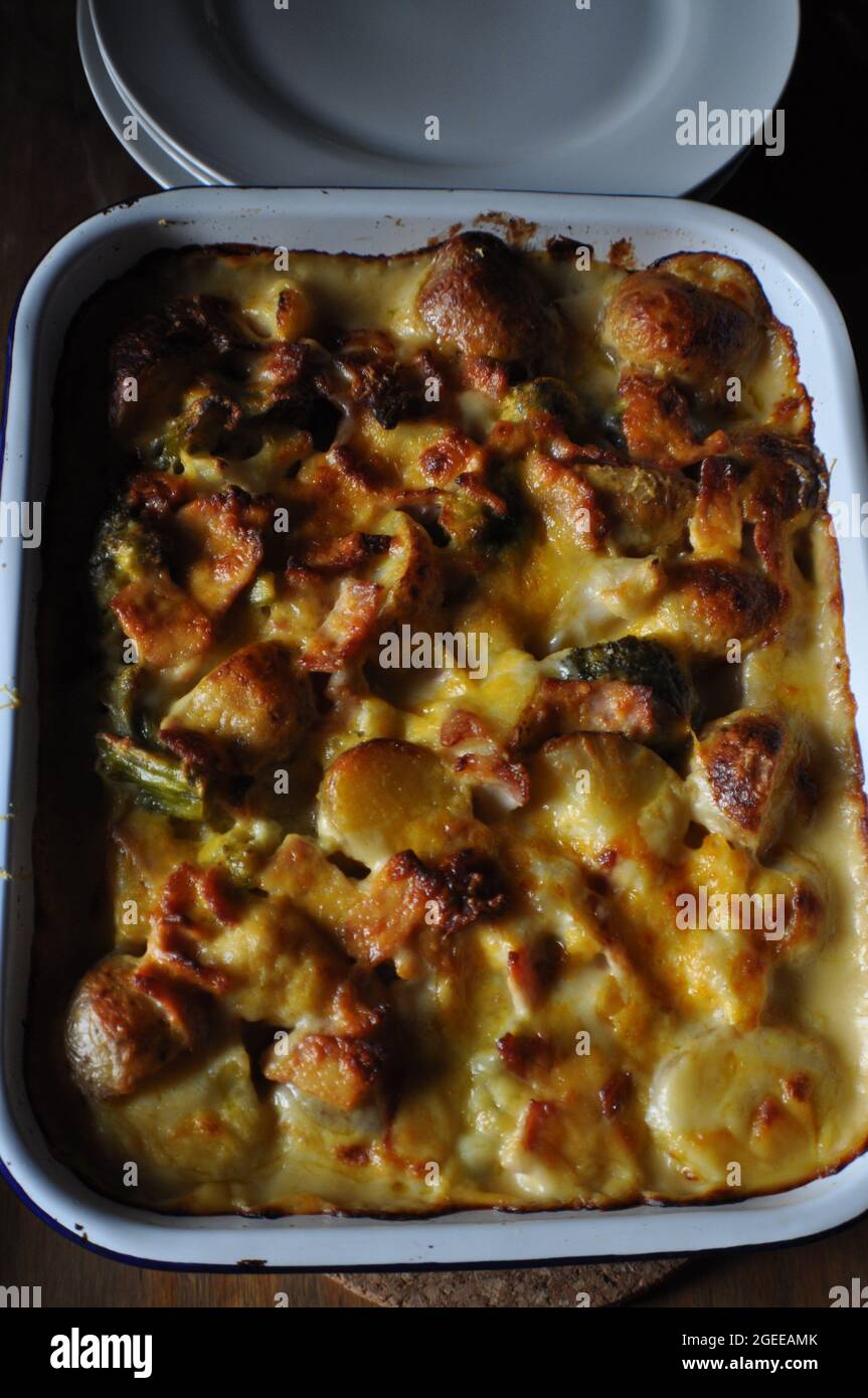 Cooking meal home hi-res stock photography and images - Alamy