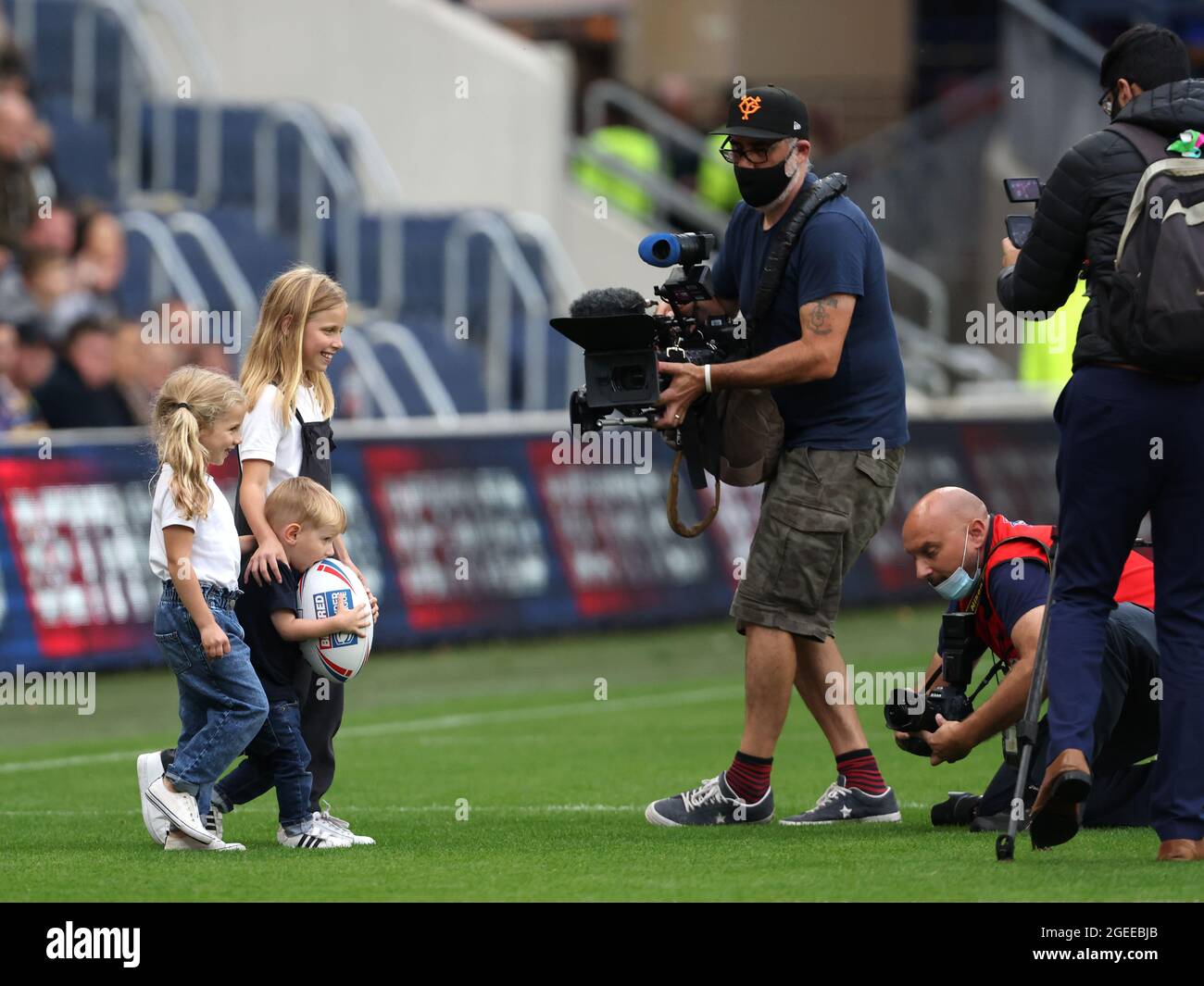 Macy Burrow, Maya Burrow and Jackson Burrow, children of Rob Burrow and ...