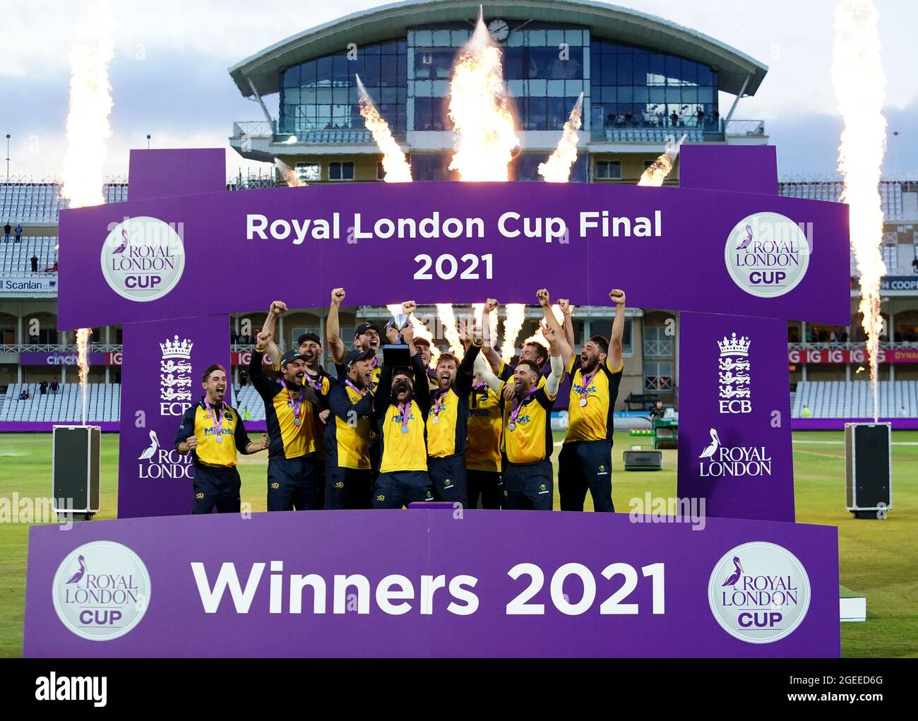 Cricket trophy images hi-res stock photography and images - Alamy