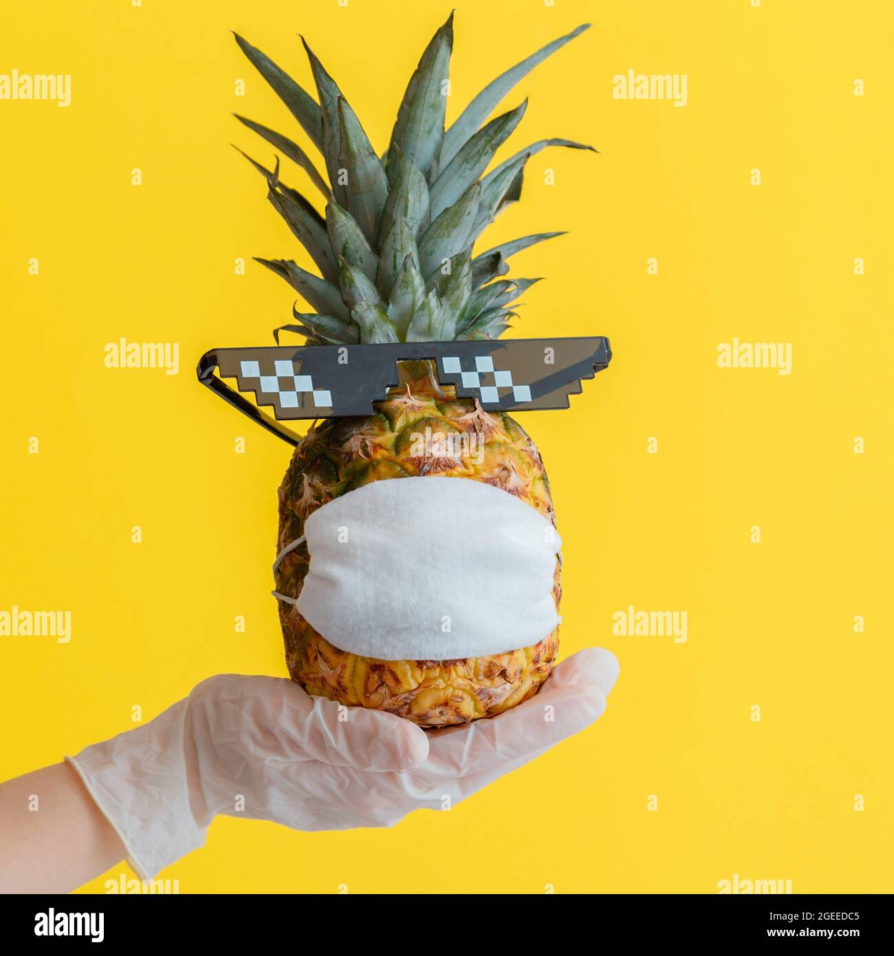 Holds sun mask hi-res stock photography and images - Alamy