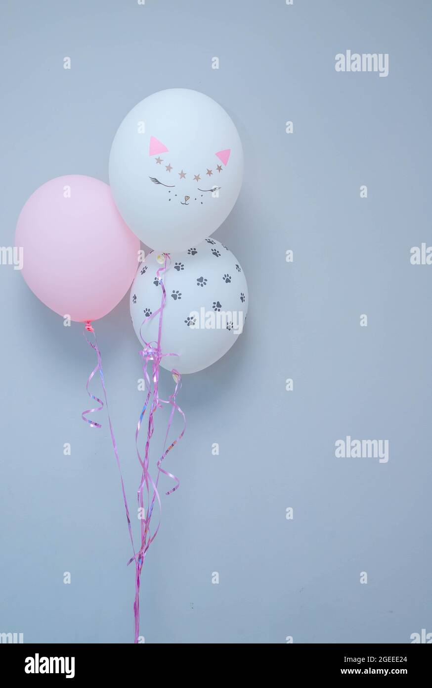 Birthday balloons icon hi-res stock photography and images - Alamy
