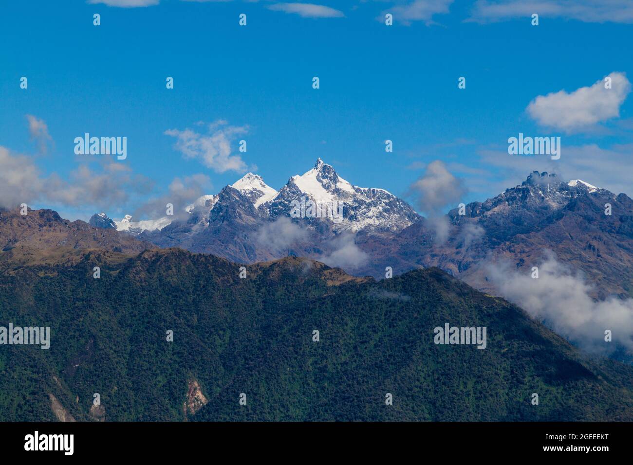Snow capped mountain near Machu Picchu ruins, Peru Stock Photo - Alamy