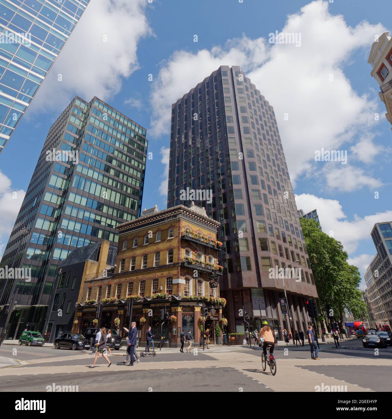 Traditional modern street hi-res stock photography and images - Alamy