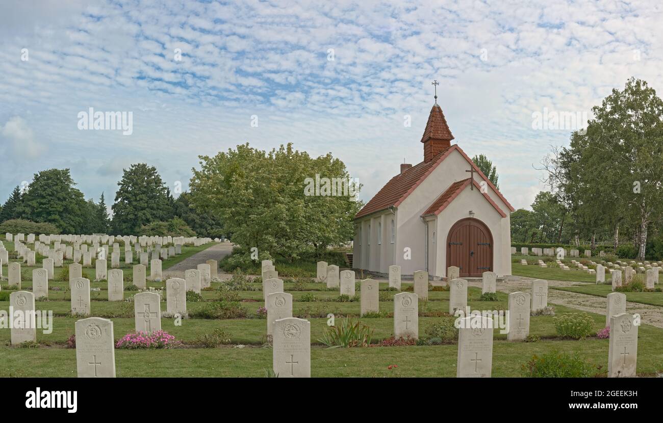 HQ Panorama - Chapel of Hanover War Cemetery (CWGC) 2. WW and Military ...
