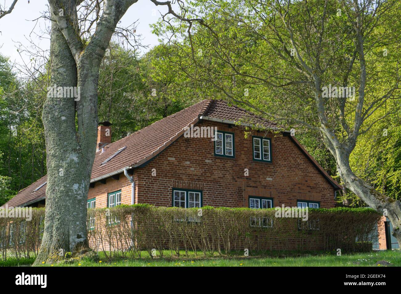 Traditional Frisian house on the German Baltic coast Stock Photo - Alamy