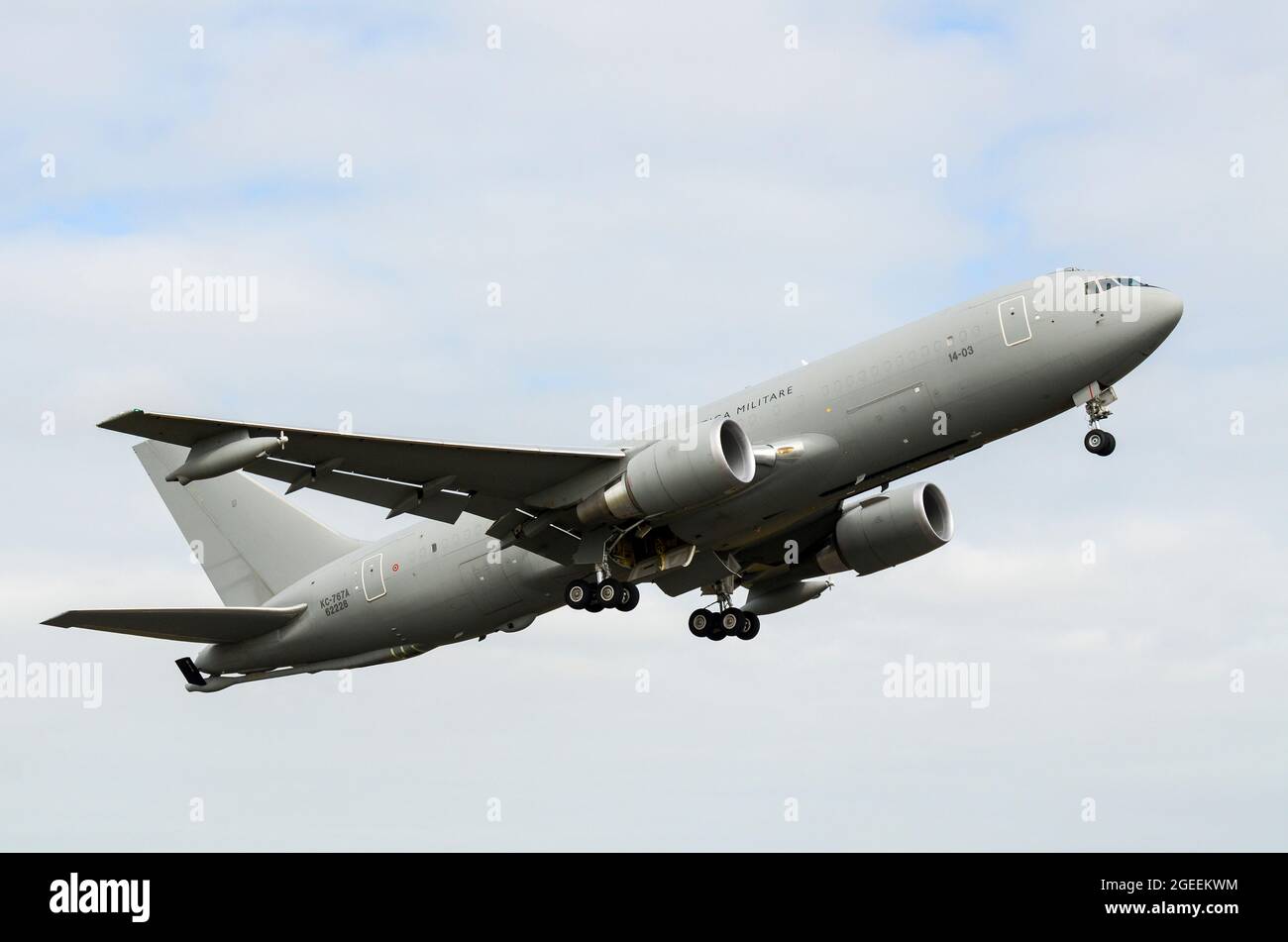 Boeing KC-767 military aerial refuelling and strategic transport ...