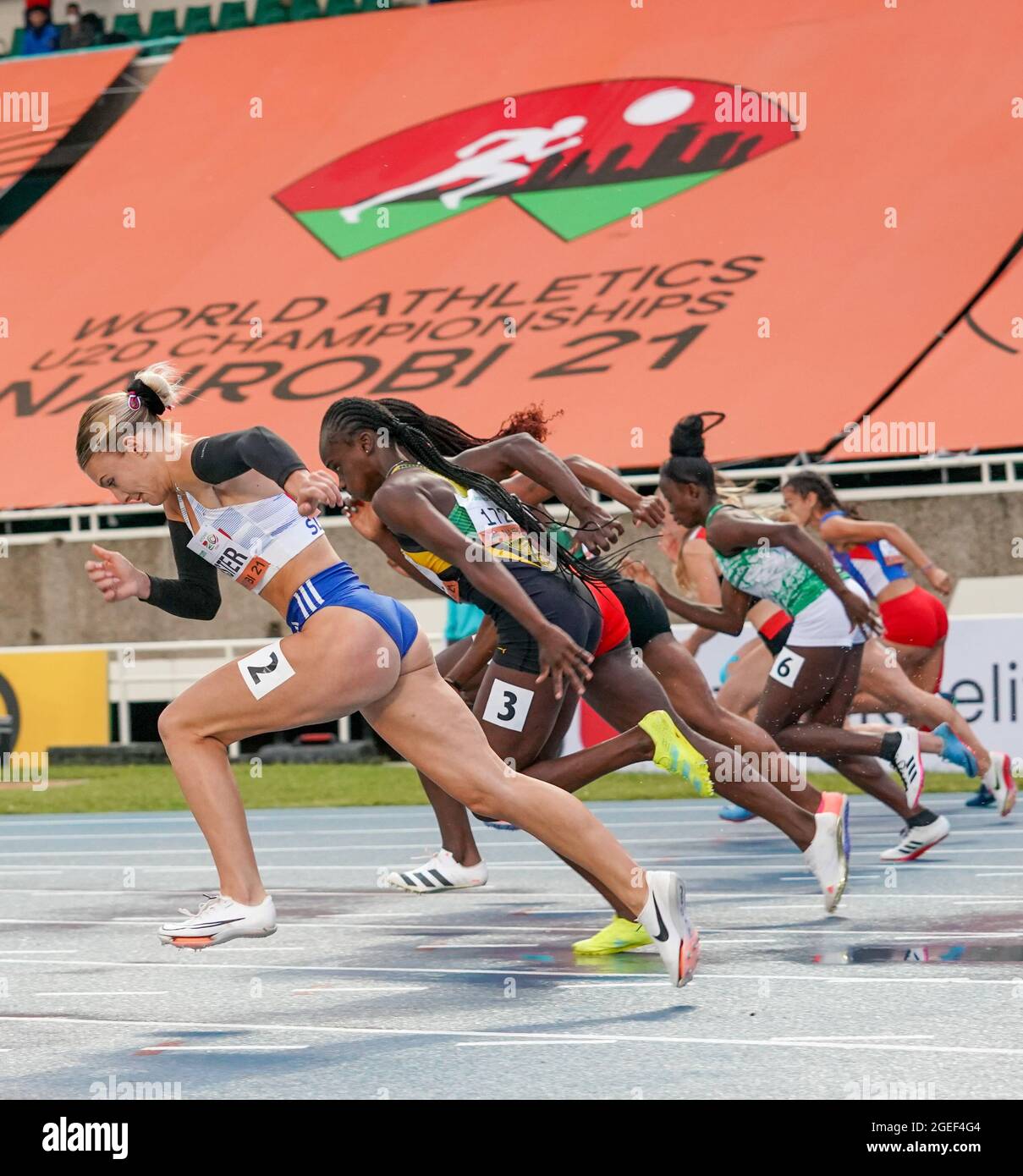 Nairobi, Kenya. 19th Aug, 2021. Athletes compete during the women's ...