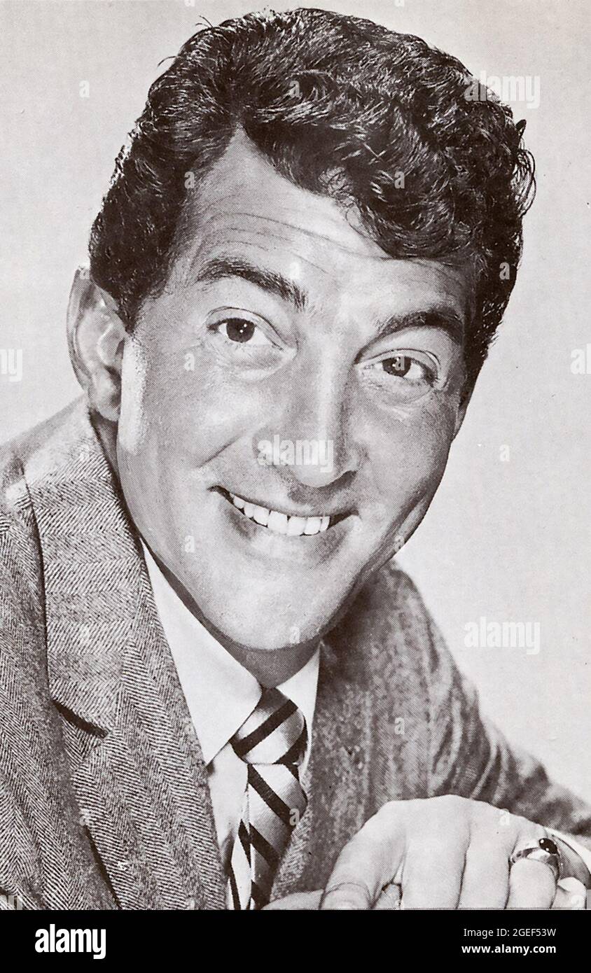 Vintage singer man hi-res stock photography and images - Alamy