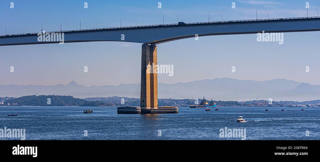 Presidente Costa e Silva Bridge, popularly known as the Rio-Niterói ...